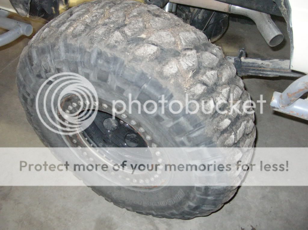 4 - 37" BFG red labels on steel beadlocks | Pirate 4x4