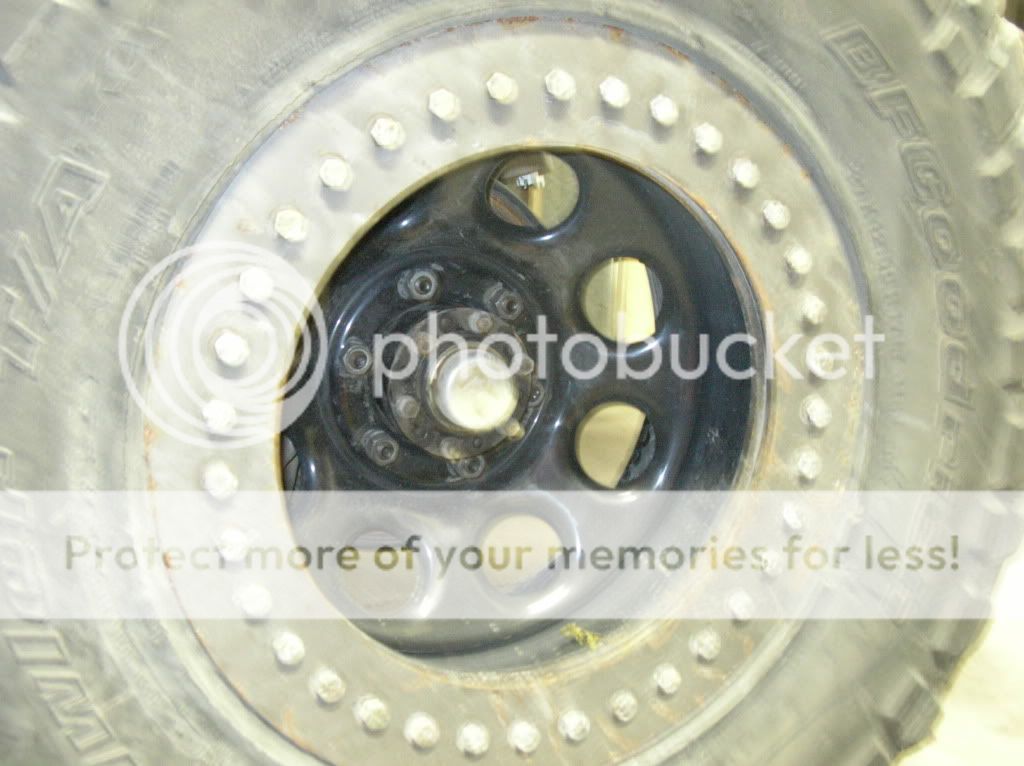 4 - 37" BFG red labels on steel beadlocks | Pirate 4x4