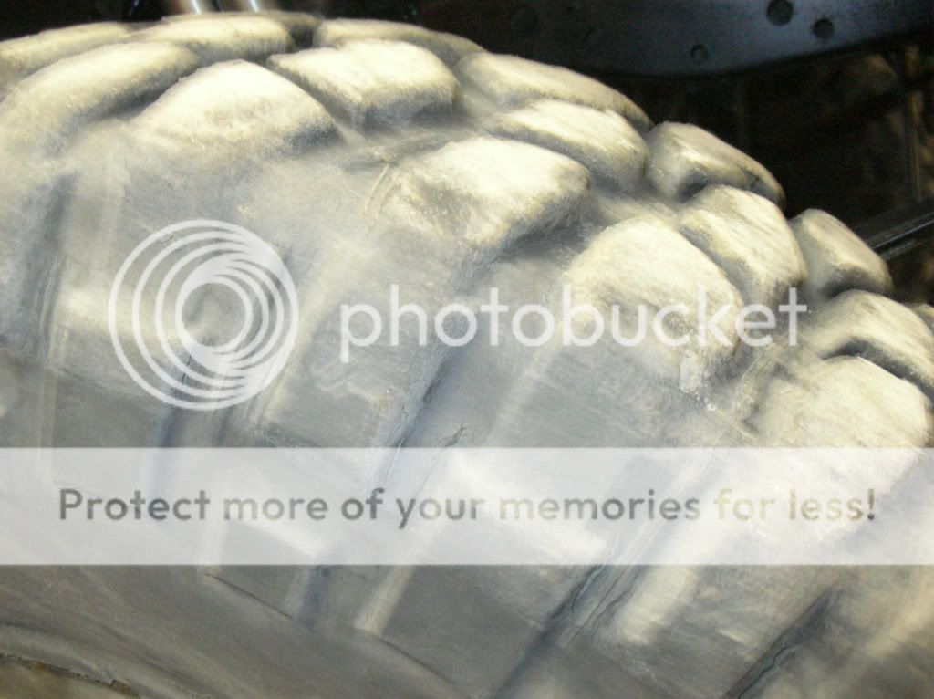 4 - 37" BFG red labels on steel beadlocks | Pirate 4x4